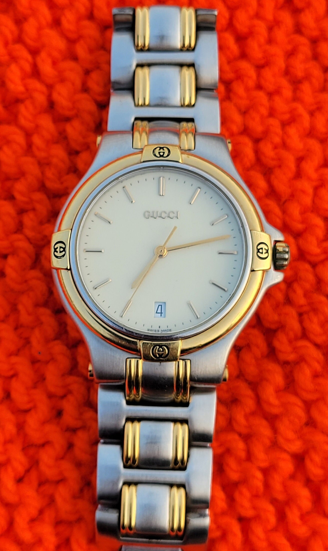 Vintage Gucci 9040M Two Tone Cream Dial Quartz Excellent Men's Wrist ...