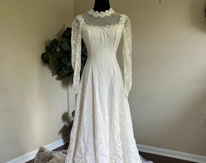 Edwardian Style Vintage 1970s Ivory Lace Wedding Dress - Modest Boho ...
