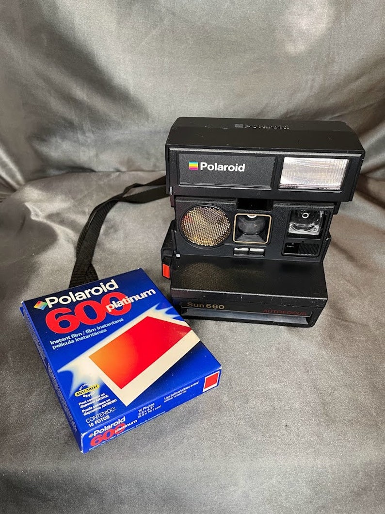 Vintage 80s Polaroid SUN 660 Autofocus Instant Camera Instant Analog ...