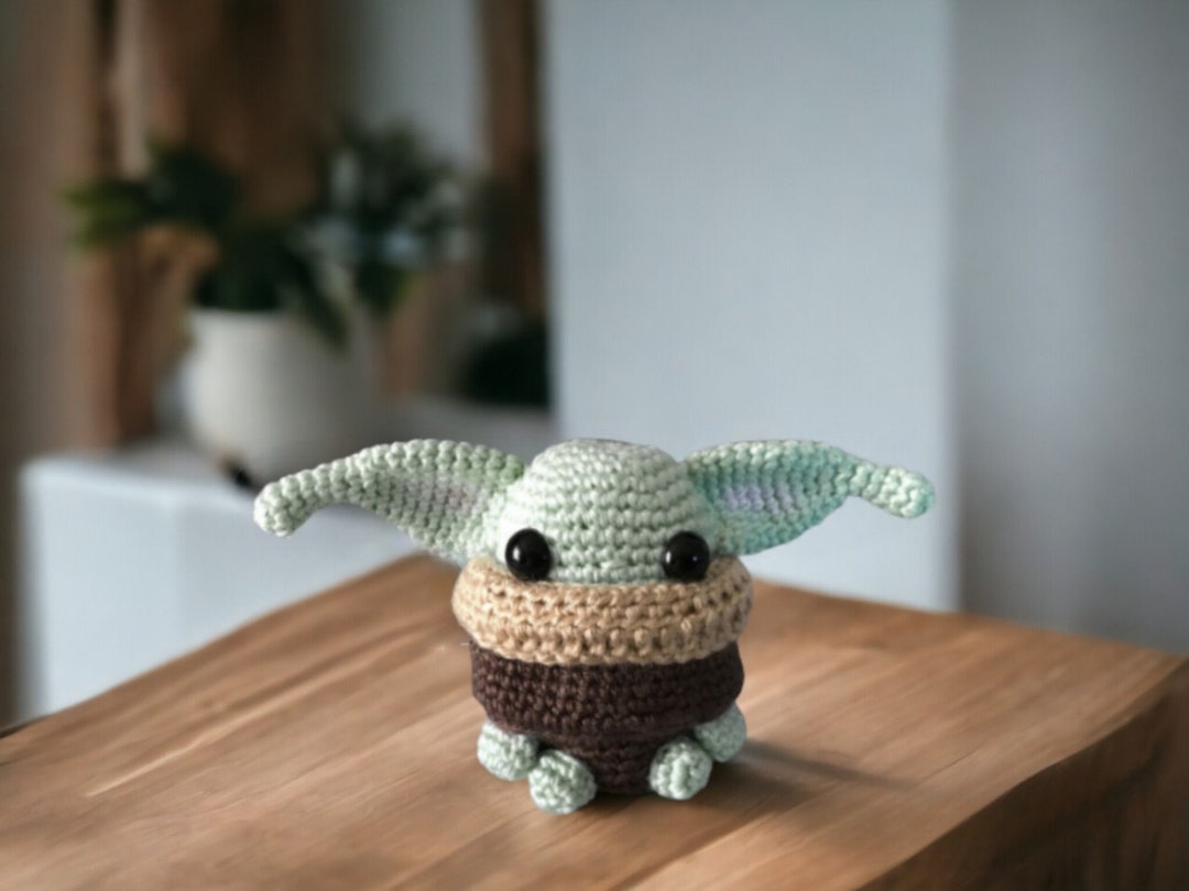 Baby Alien Amigurumi Crochet Pattern, Star Green Yda Crochet Pattern ...