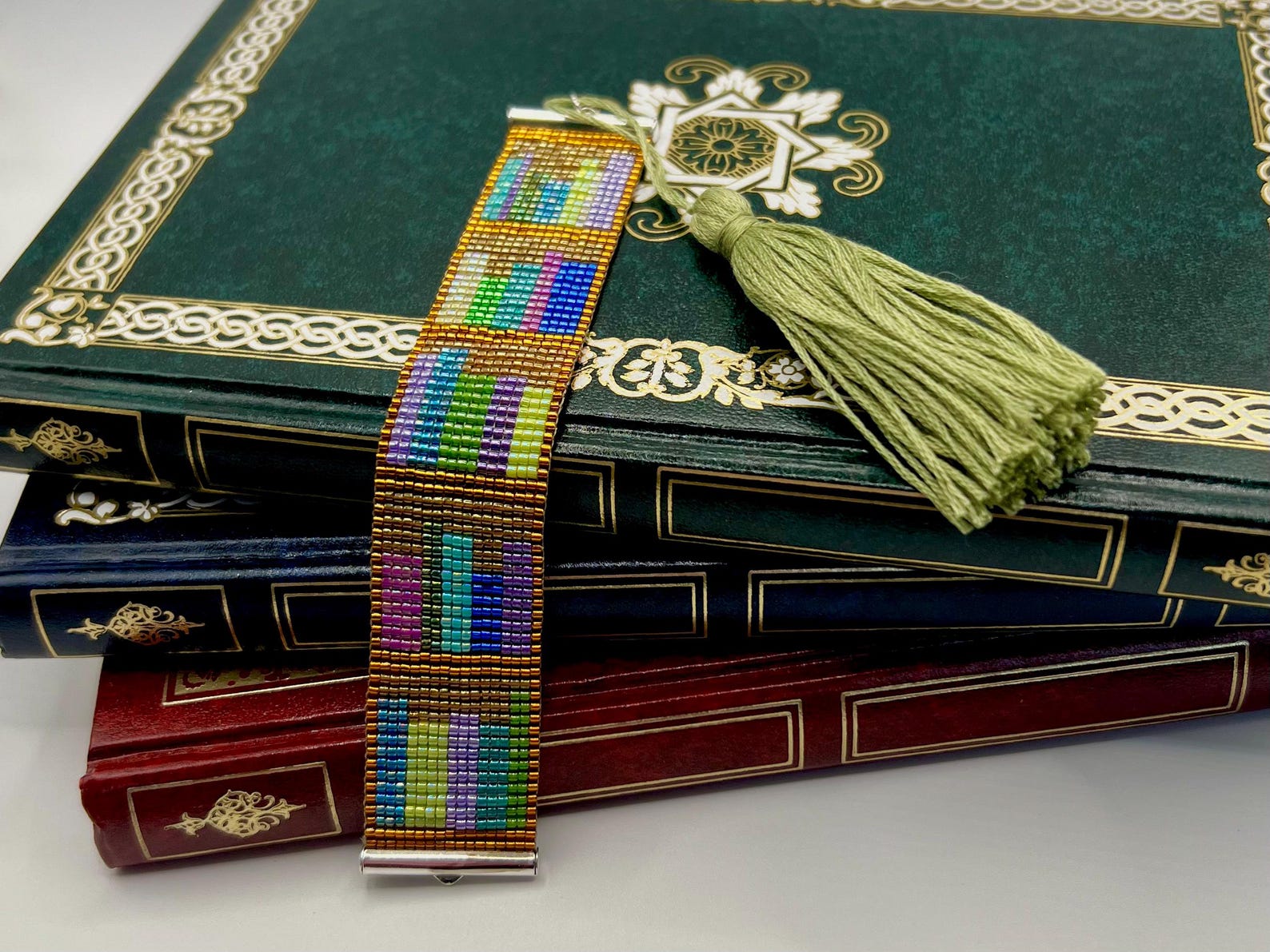 Bookshelf Beaded Bookmark, Bead Loom Miyuki Delica Beads - Etsy