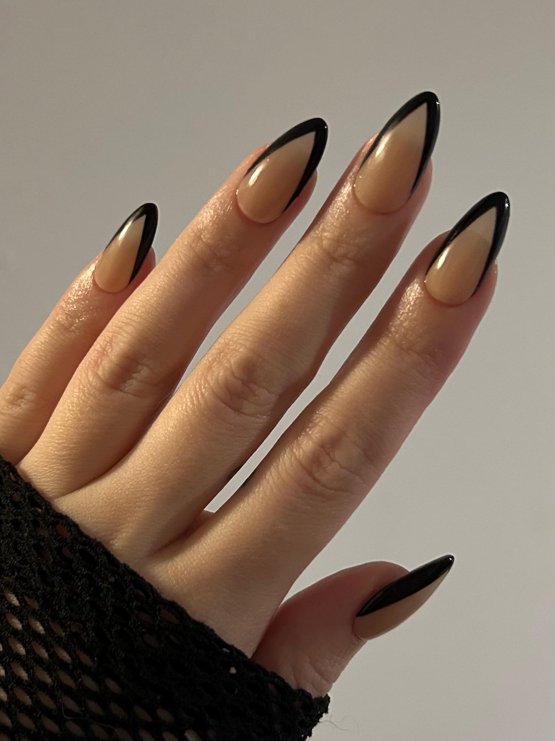 V-CUT FRENCHIE | Minimalist V-shaped French Tip Reusable Structured ...