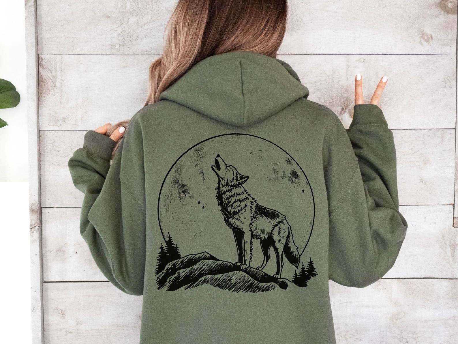 Retro Wolves Howling at the Moon Sweatshirt, 90s Wolf Foggy Forest ...