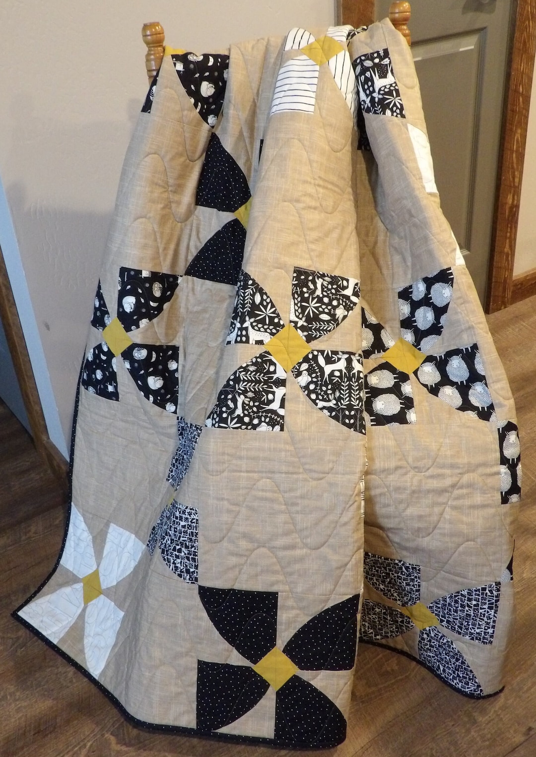 Lap Quilt / Handmade / Curved Piecing / Contemporary / Quilted Quilt ...