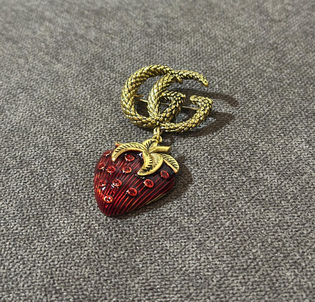 VTG Gucci GG Vintage Gold Snakeskin Brooch Dangle Strawberry Pin ...