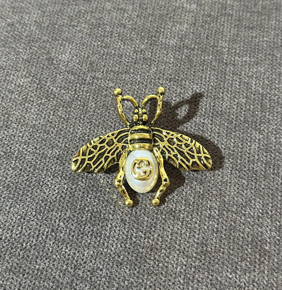 Gucci bee lapel pin store