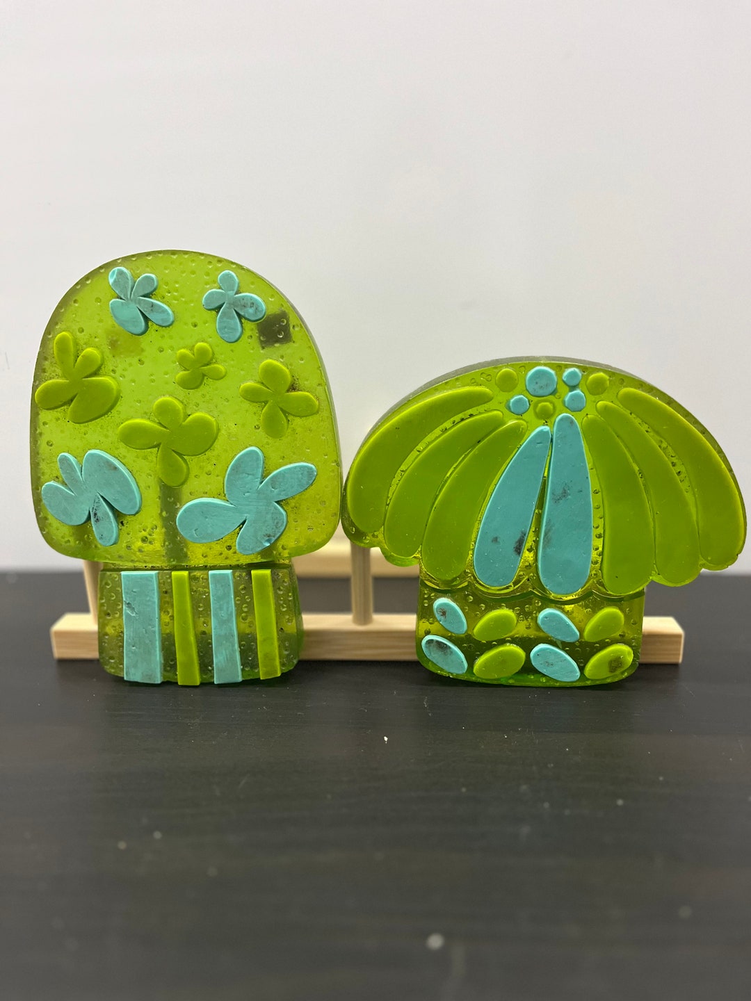 Vintage Lucite MCM Mushroom Flower Trivets, Set of 2 - Etsy
