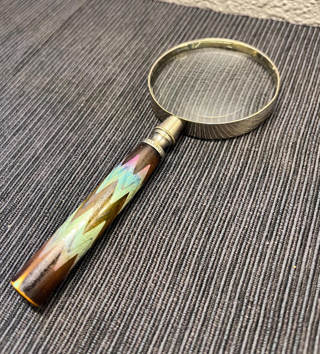 Magnifying Glass With Zigzag Colored Detailed Handle - Etsy