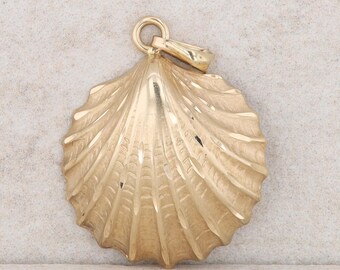 The 14k Yellow Gold Seashell Pendant - Etsy