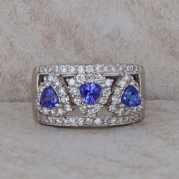 Tanzanite and diamond ring white gold store
