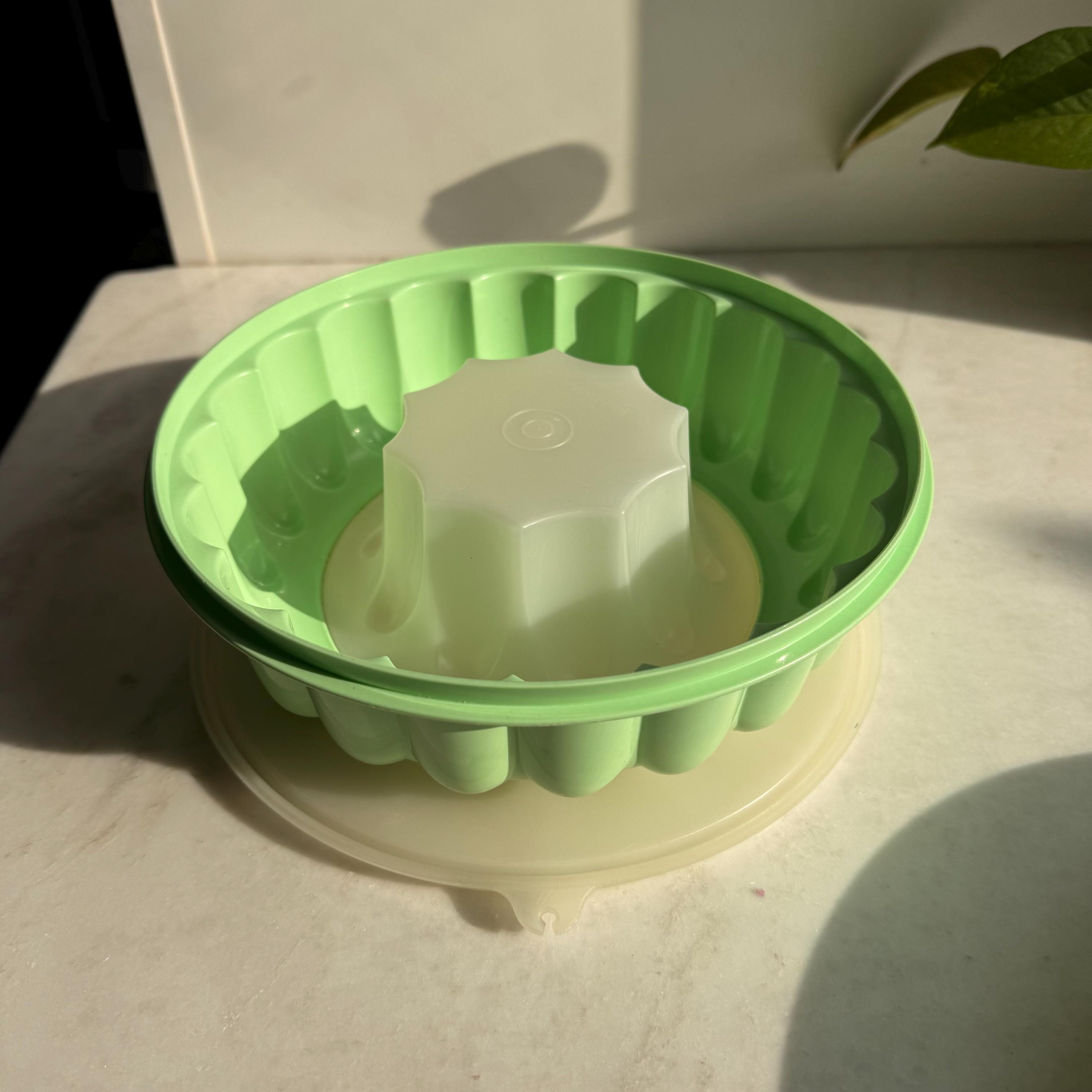 Vintage Green Jello Tupperware Mold Christmas Wreath Style Ambrosia ...