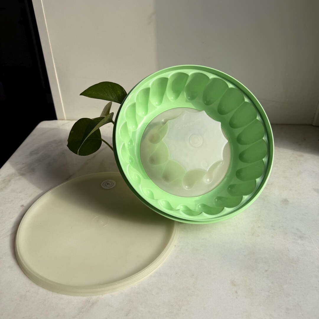 Vintage Green Jello Tupperware Mold Christmas Wreath Style - Ambrosia ...