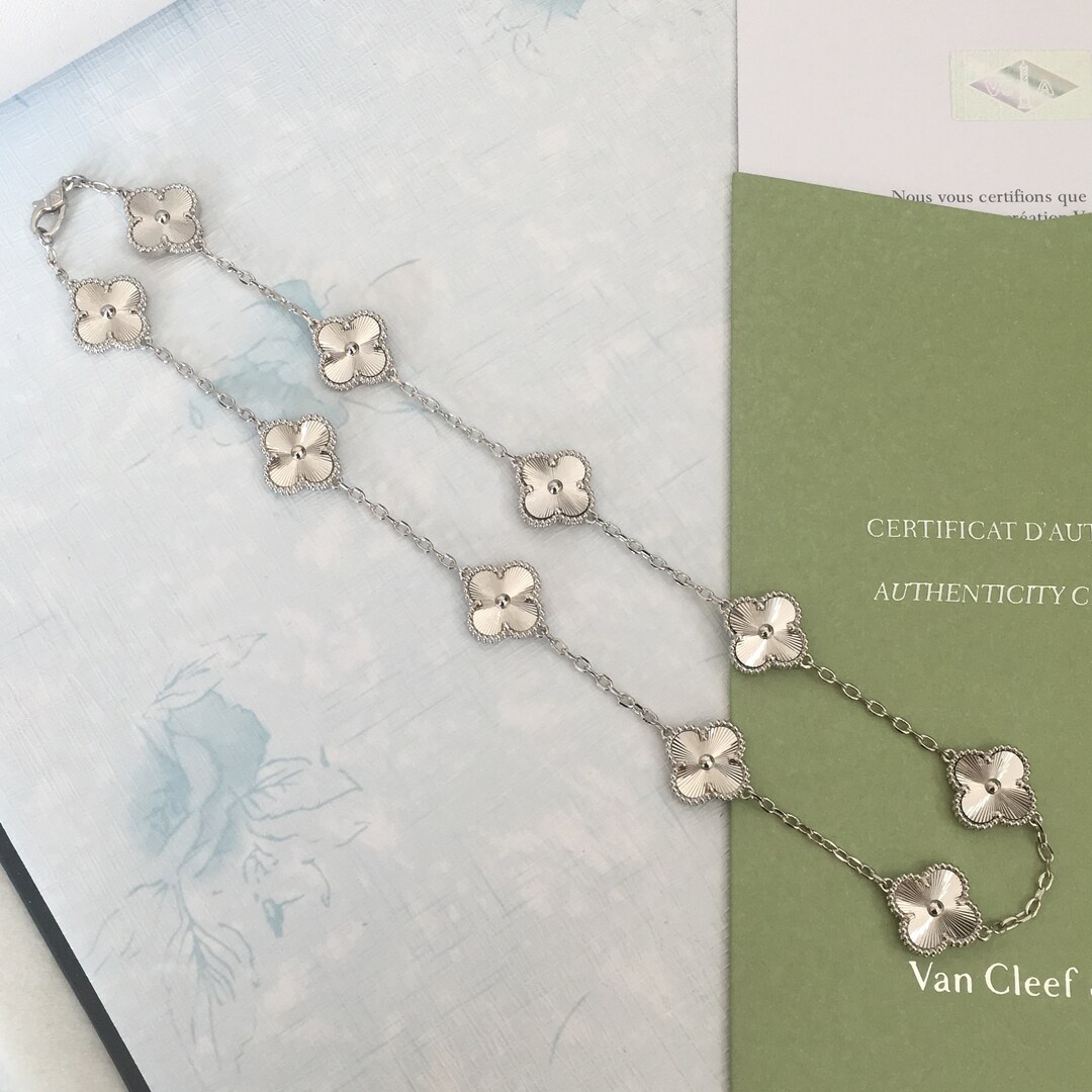 Handmade Van Cleef & Arpels Vintage Alhambra Grosgrain Necklace 18K ...