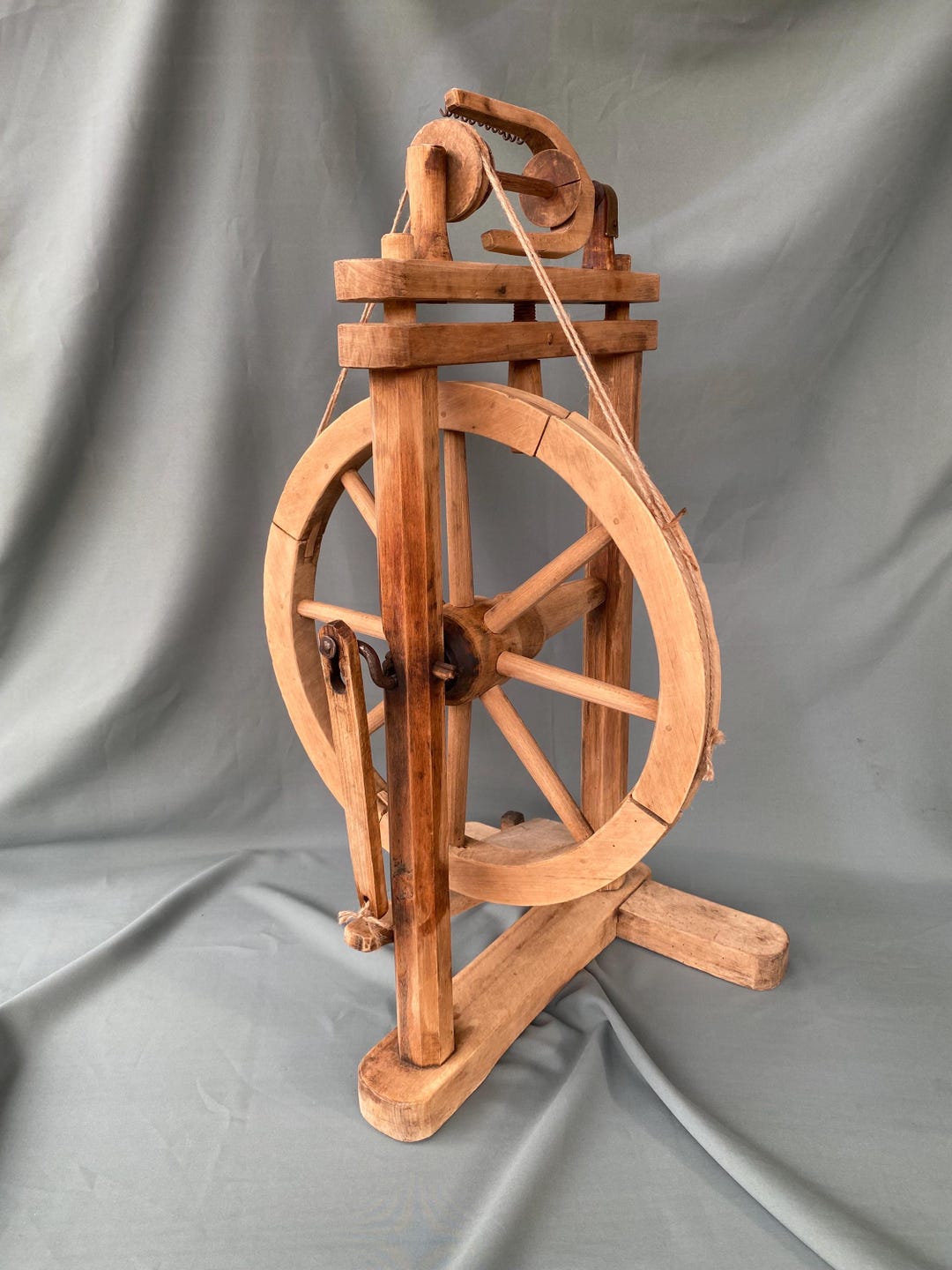 Hand Made Wooden Spinning Wheel Оld Pedal Mechanism Spinning Tool Vintage Machine Farmhouse ...