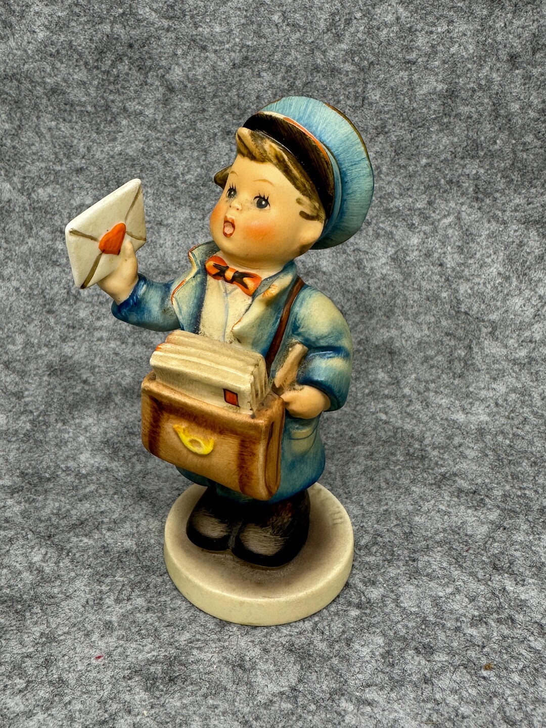 Hummel Goebel Figurine postman Goebel 119 - Etsy