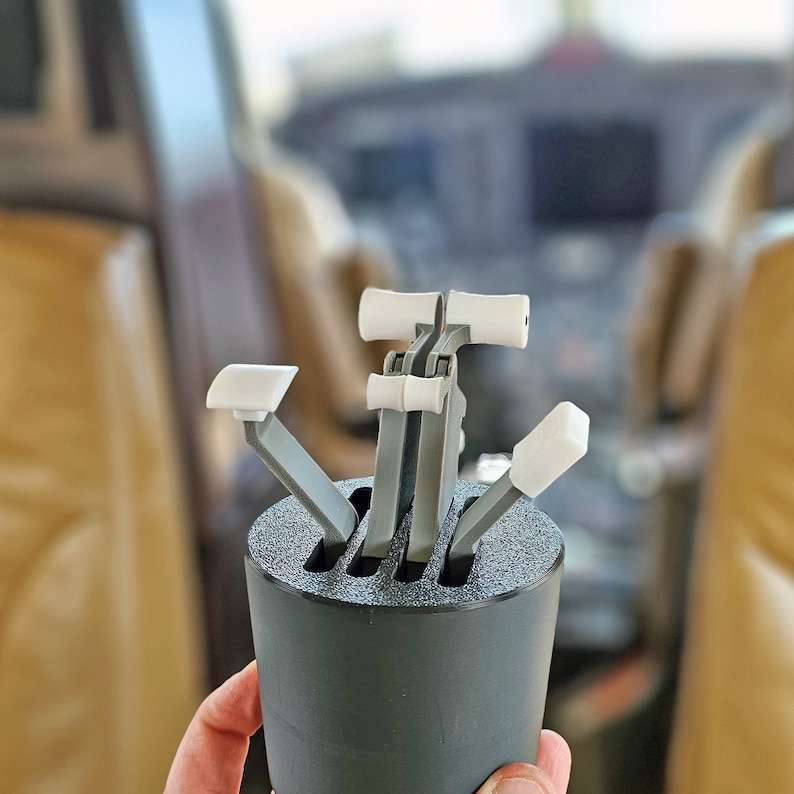 Boeing 737 - the Cup Holder Flightfidget! - Etsy