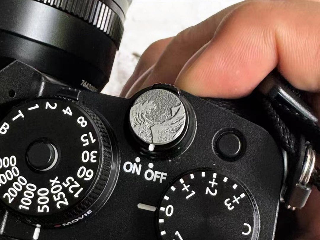 The Great Wave Shutter Button, Gift for Photography Enthusiasts, Camera ...