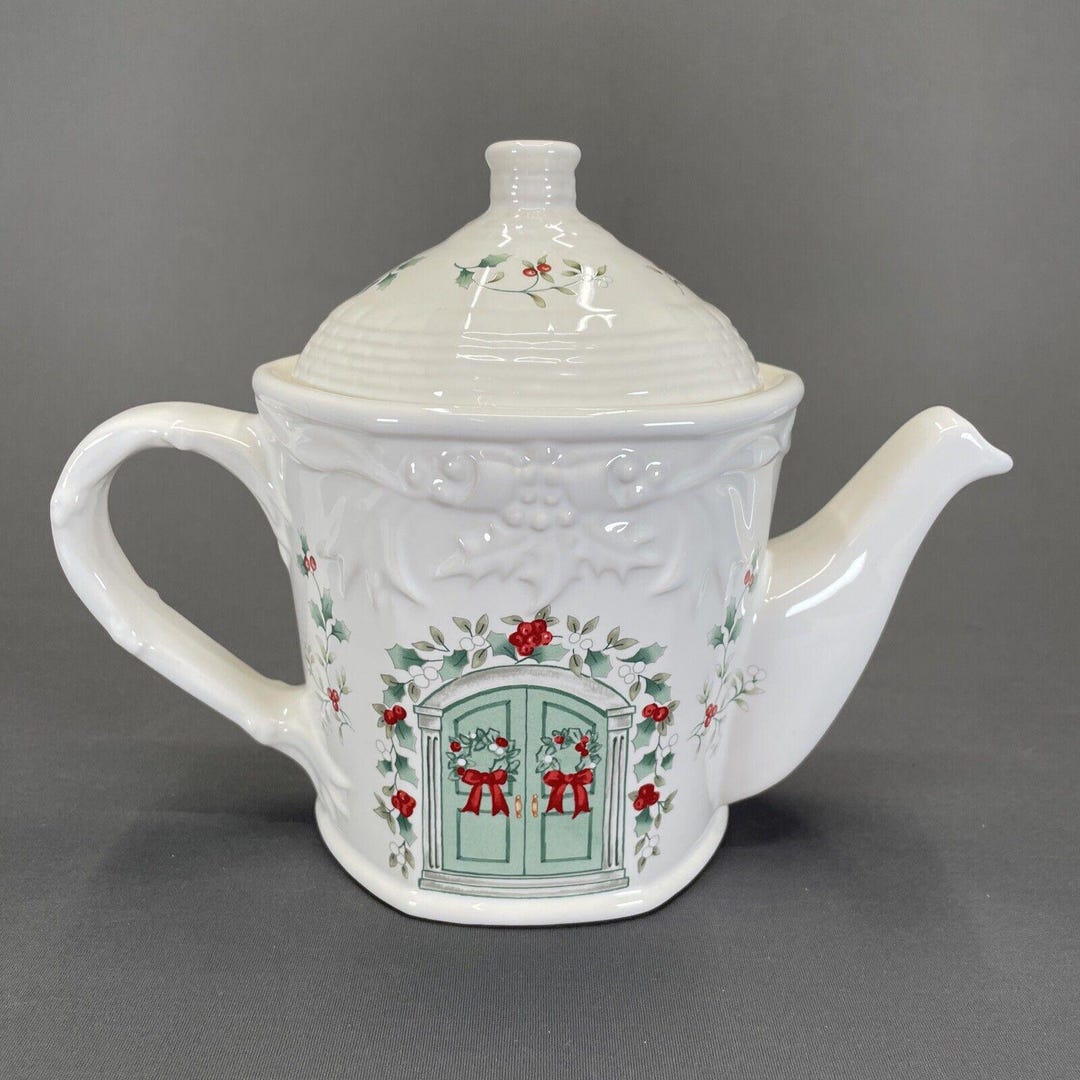 Pfaltzgraff Winterberry Sculpted Tea Pot and Lid 7 1/2 Stoneware Holly ...