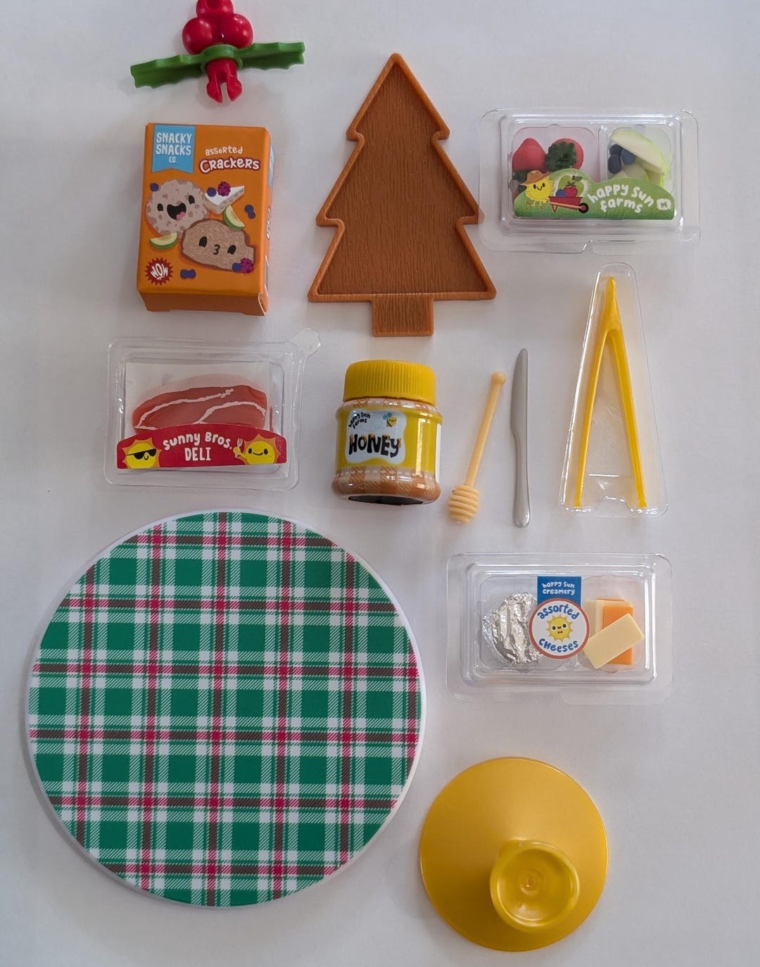 MGA Miniverse Make It Mini Christmas Series 2 Charcuterie Board new ...