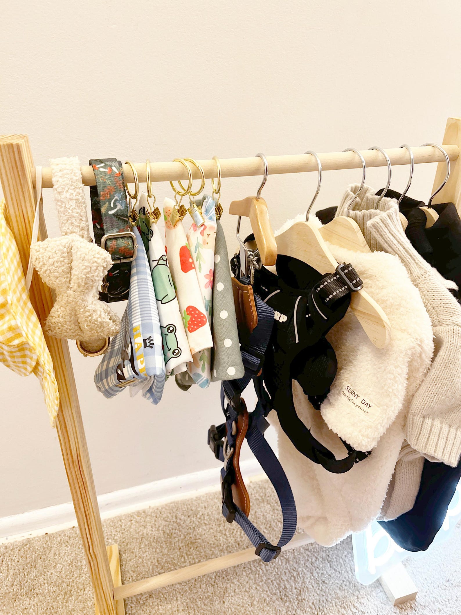Dog Clothes Small Hangers, Dog Bandana Extra Clips, Pet Clothing ...