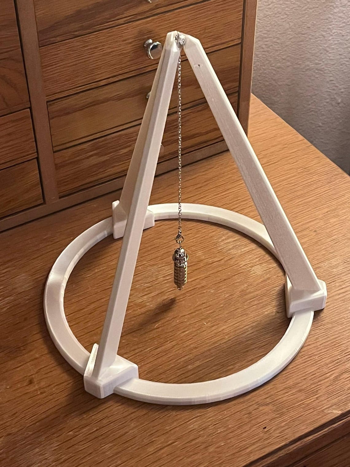 3D Printed Pendulum Stand: Divination Tool, Gothic Altar Decor - Etsy
