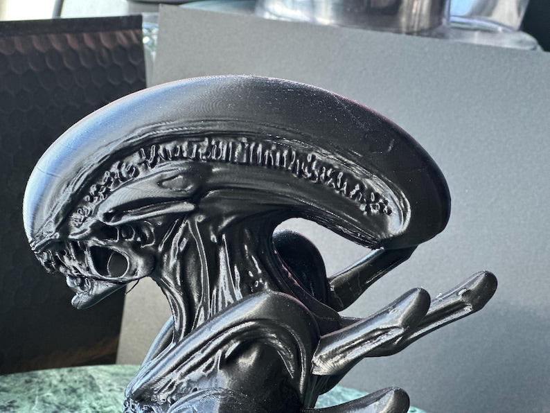 Alien Xenomorph Bust – Sci-fi Horror Decor, Giger-inspired Sculpture ...
