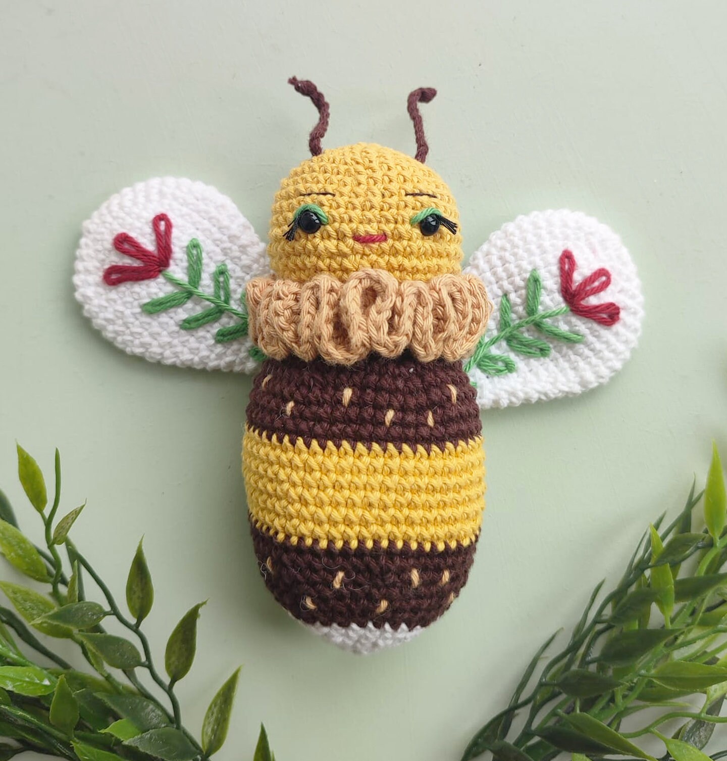 Queenie the Bee Crochet Pattern. Instant PDF Download. Cute Bumble Bee Amigurumi Pattern. - Etsy