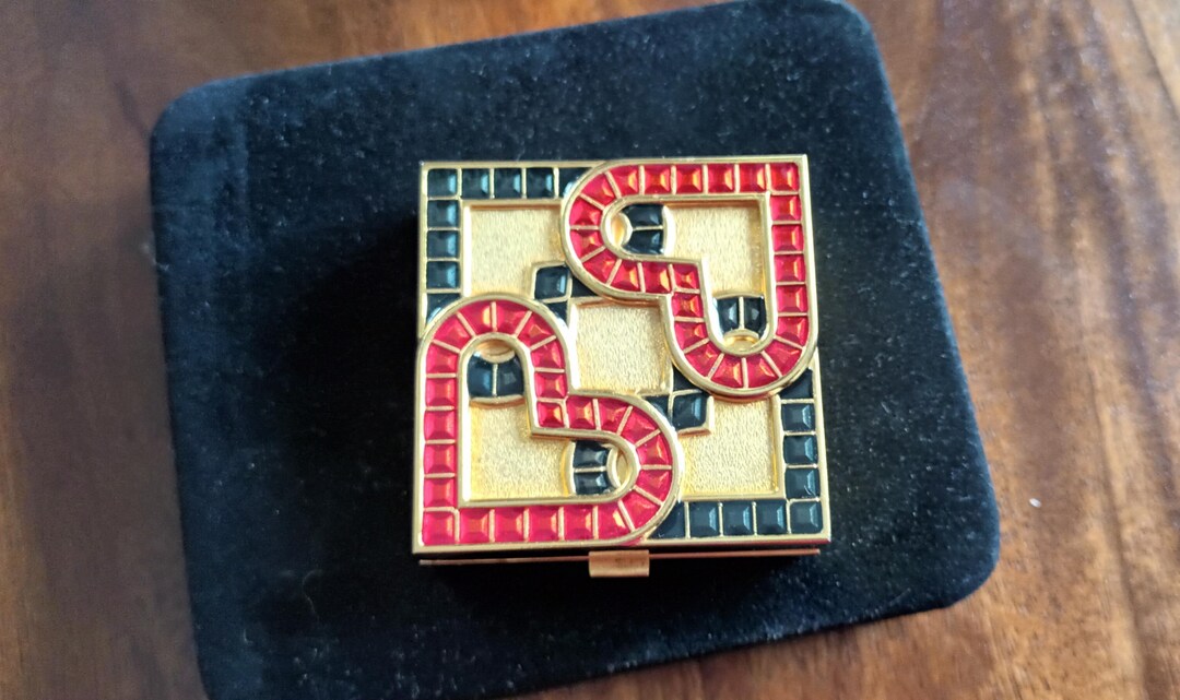 1960s Princess Marcella Borghese Powder Compact – Boxed - Red Hearts ...