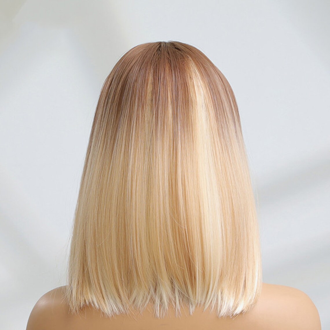 Center-parted Gradient Platinum Wig Shoulder-length Short Straight Hair ...