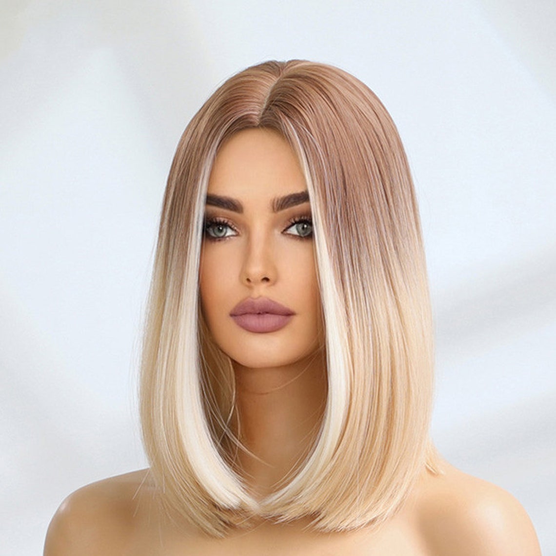 Center-parted Gradient Platinum Wig Shoulder-length Short Straight Hair ...