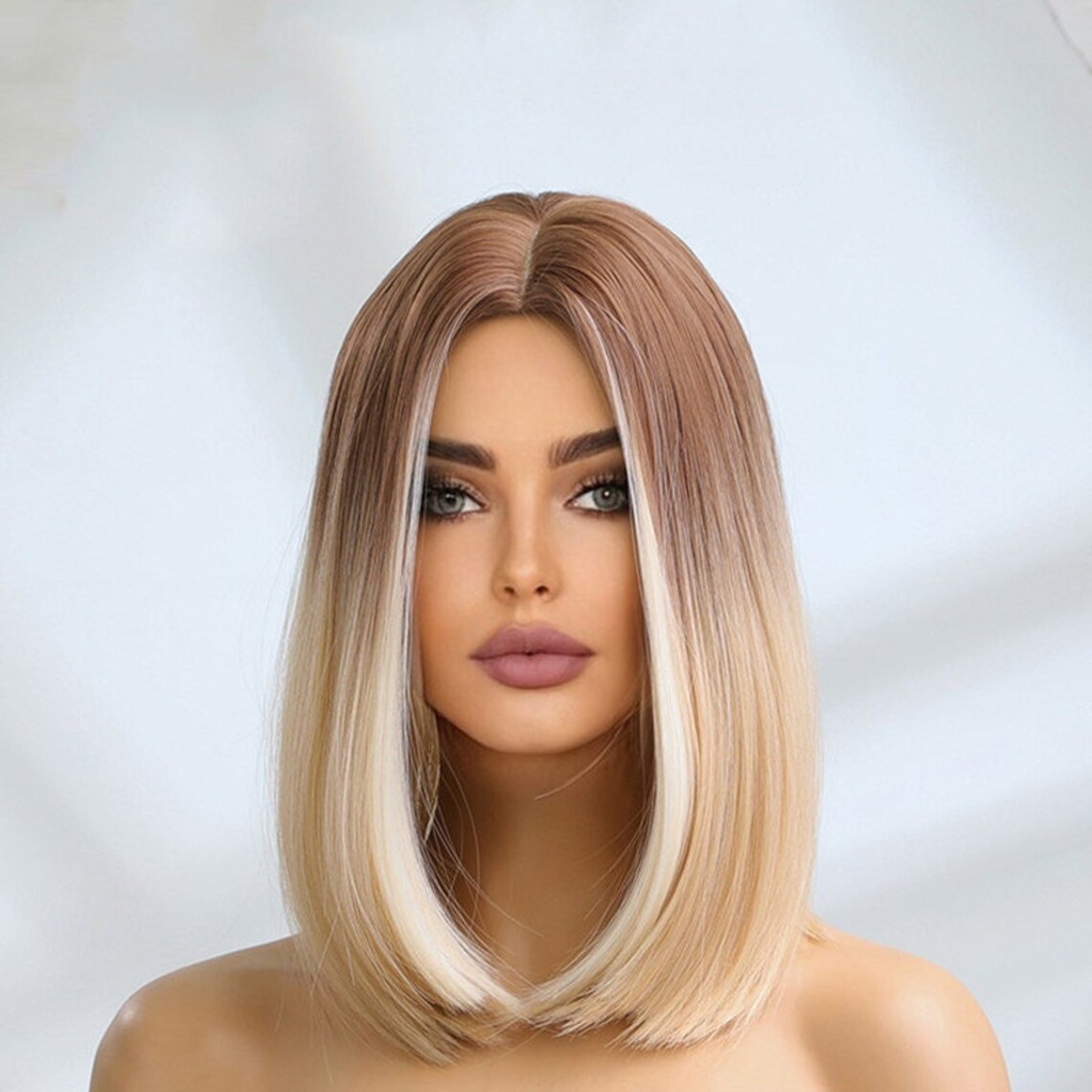 Center-parted Gradient Platinum Wig Shoulder-length Short Straight Hair ...