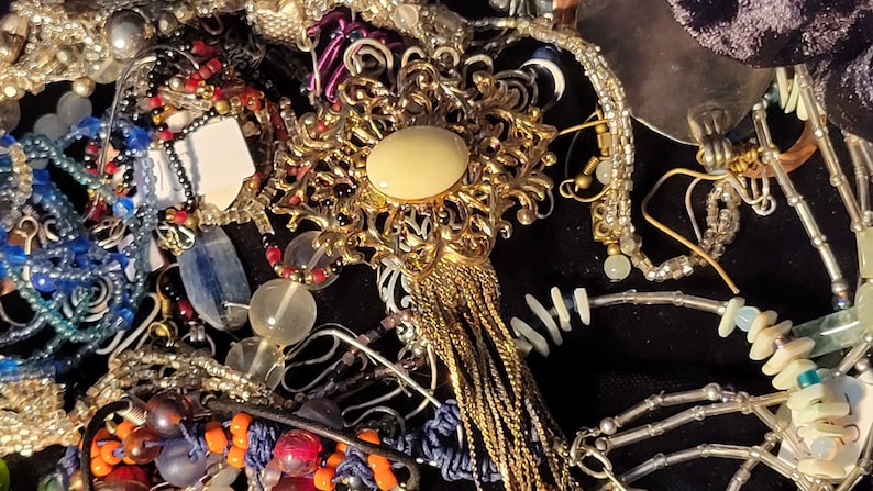 1 LB Unfinished Unsellables Junk Jewelry for Crafting, Beading, Scrap ...