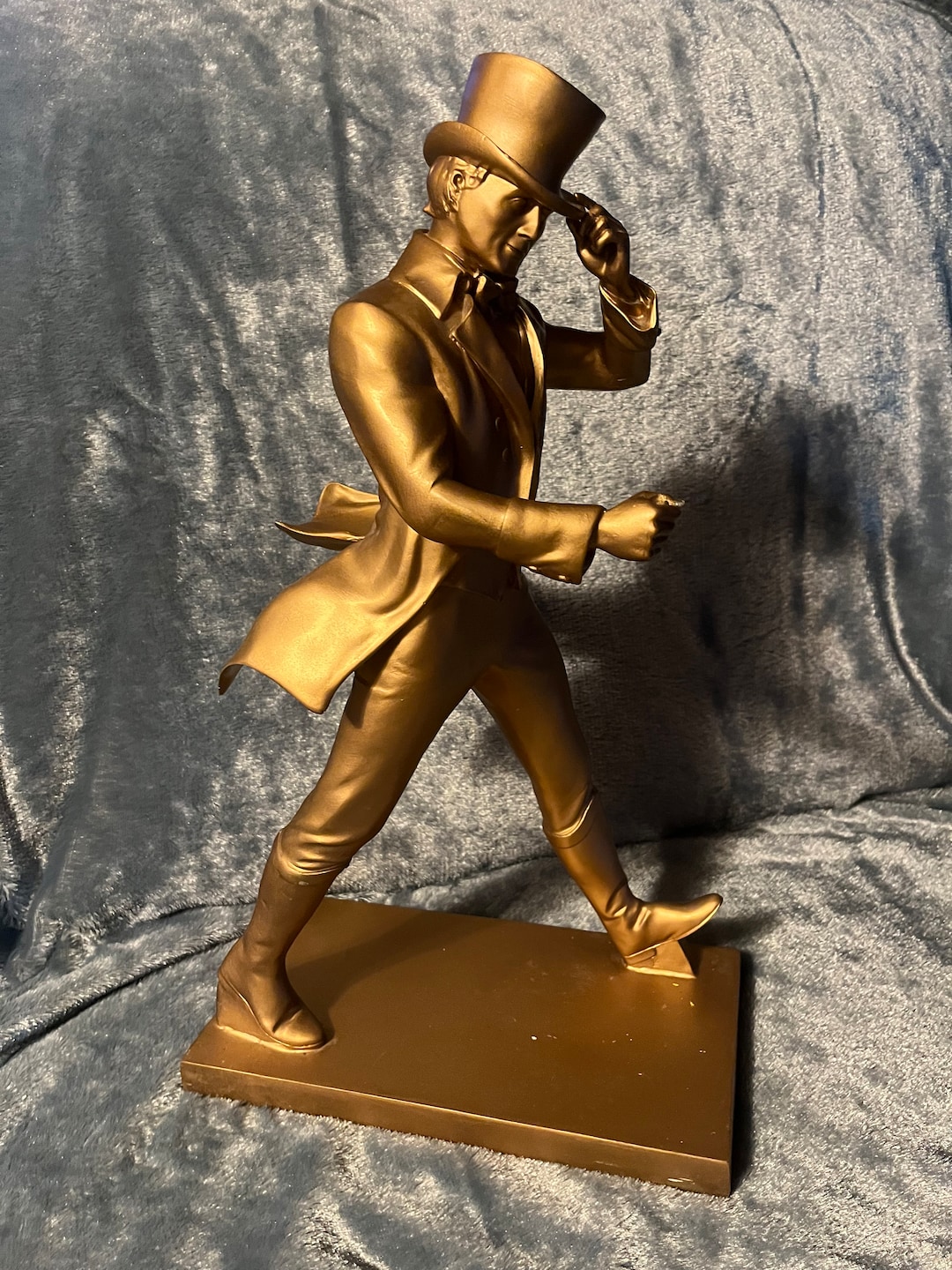 Johnnie Walker Striding Man Statue 20 Gold - Etsy