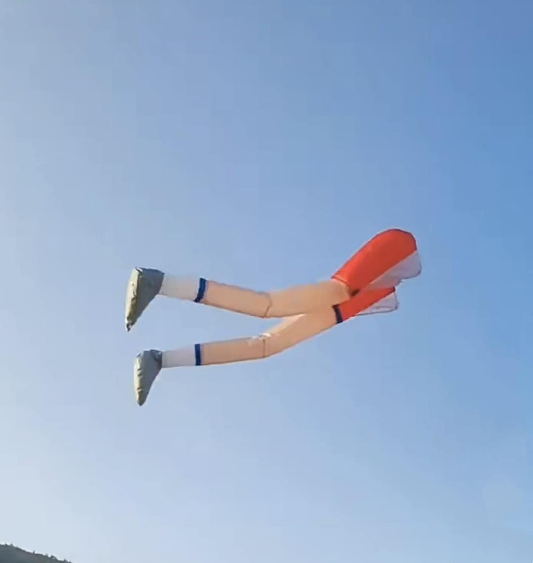 Funny Horror Flying Legs Kite, Unique Outdoor Toy, Optical Illusion ...