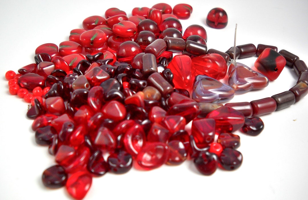 COLOR STORY of Red Beads: A Variety Pack of Coordinating Colors ...