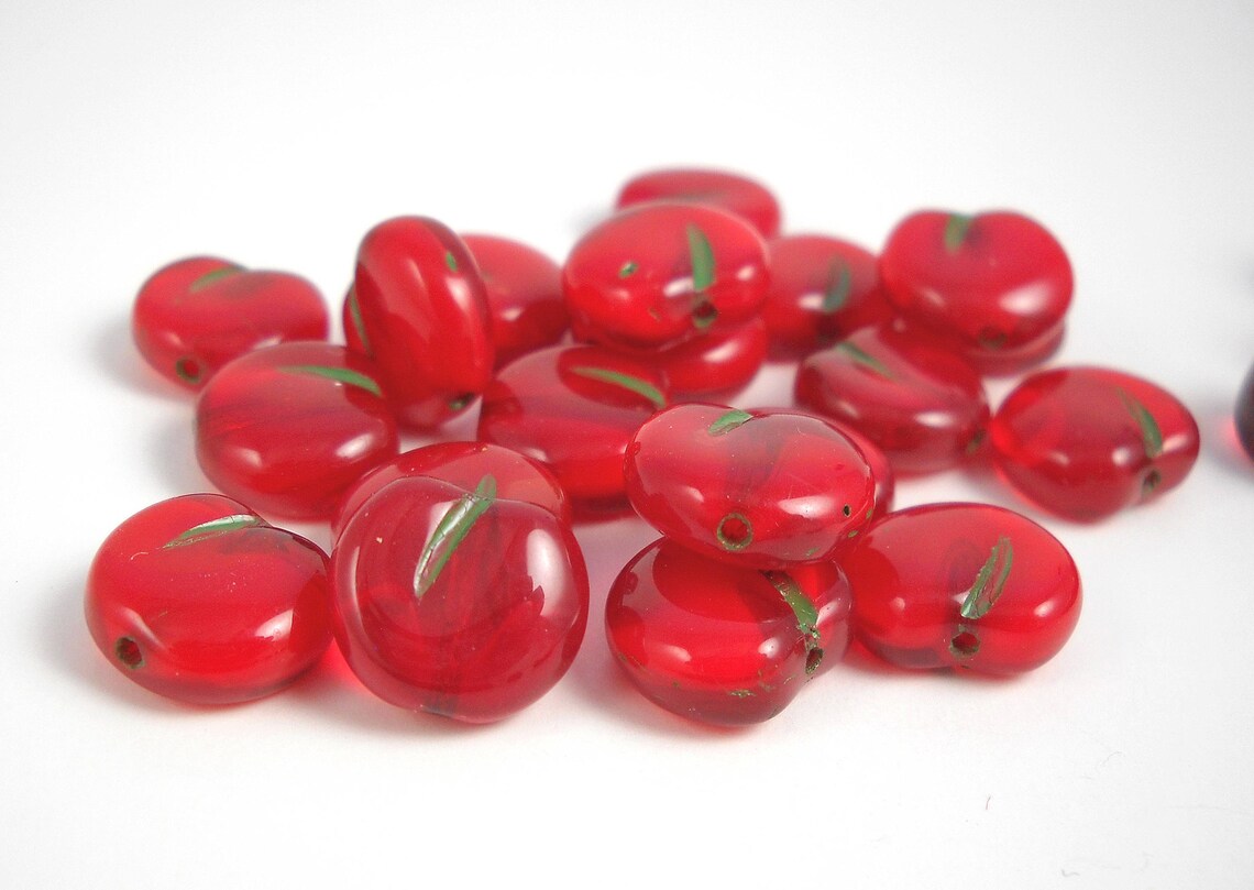 COLOR STORY of Red Beads: A Variety Pack of Coordinating Colors ...