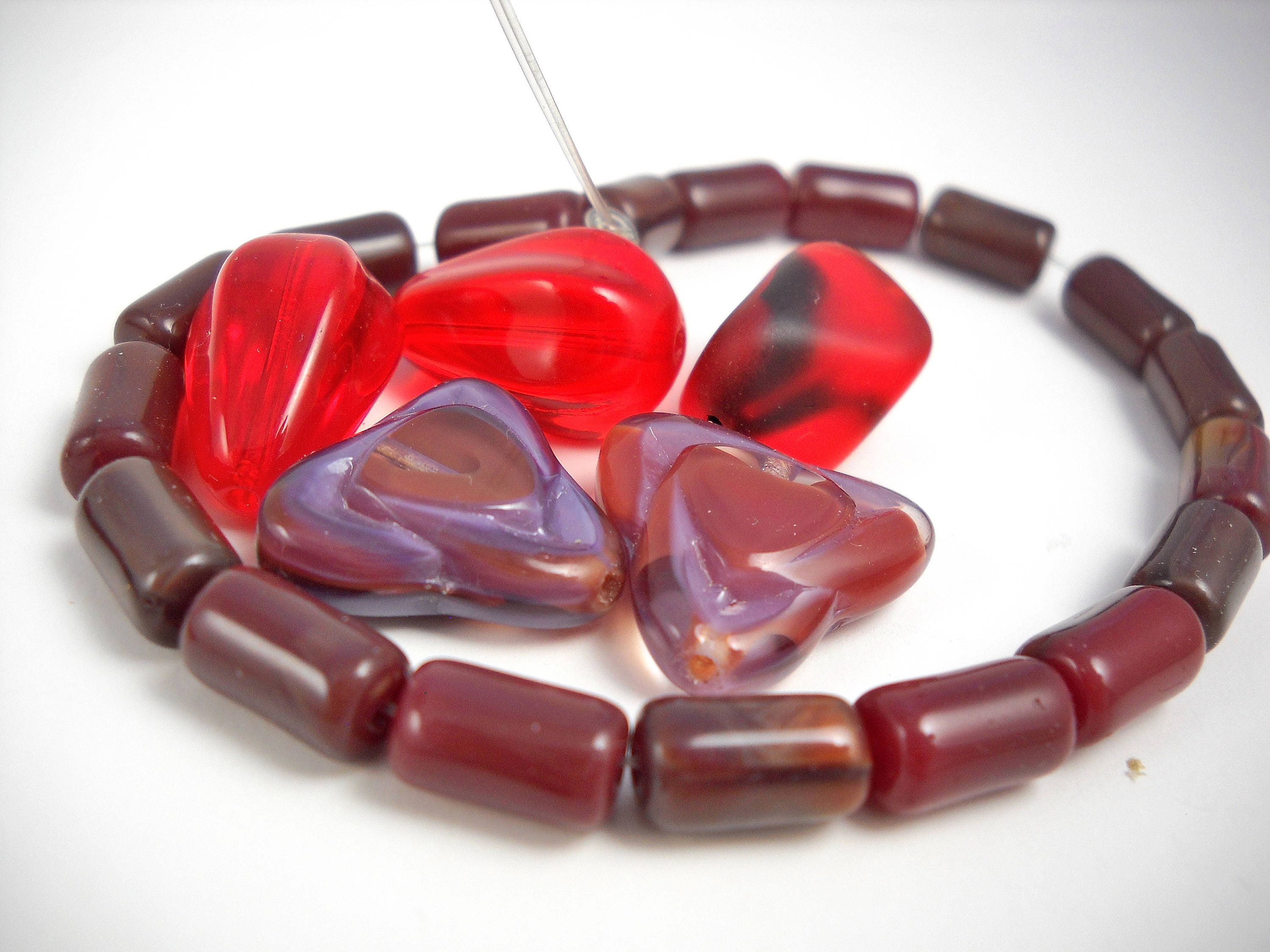 COLOR STORY of Red Beads: A Variety Pack of Coordinating Colors ...