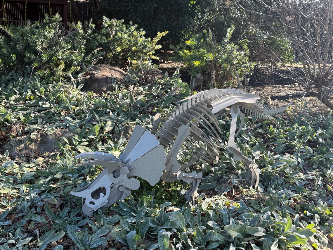 Handcrafted 6-foot Aluminum Triceratops | Unique Metal Dinosaur ...