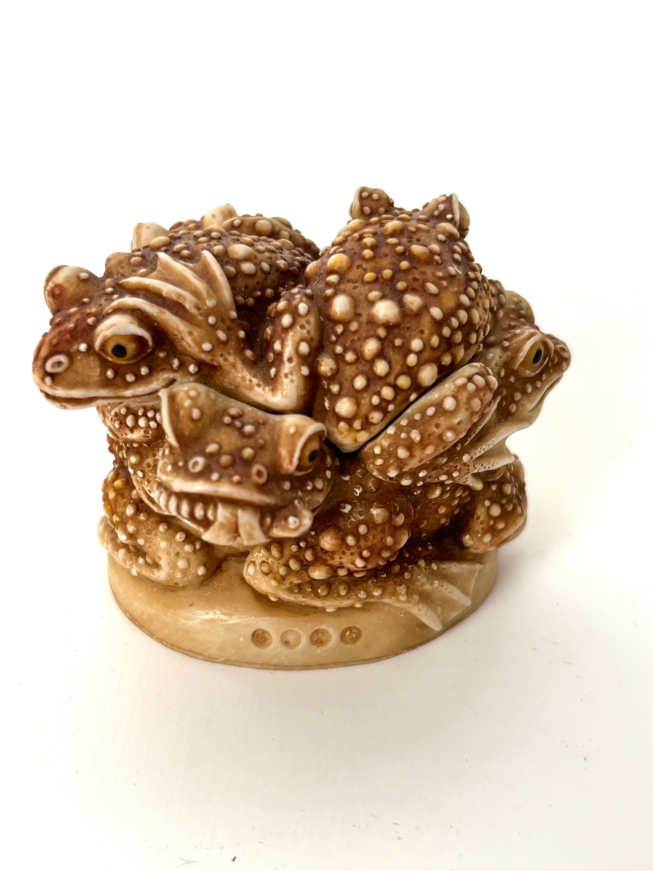 Harmony Kingdom Puddle Huddle Toads Frogs in a Pile Trinket Box ...