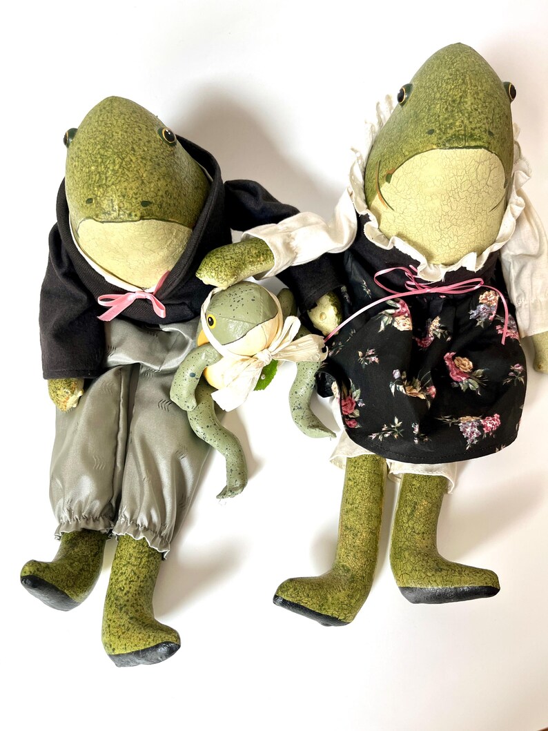 Vintage Judy Wachlin Folk Art Frog Shelf Sitters: Handcrafted Family ...