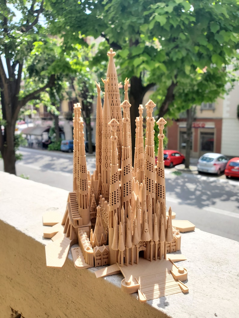 Large Sagrada Familia, Barcelona Landmark Model, Architectural Sagrada ...