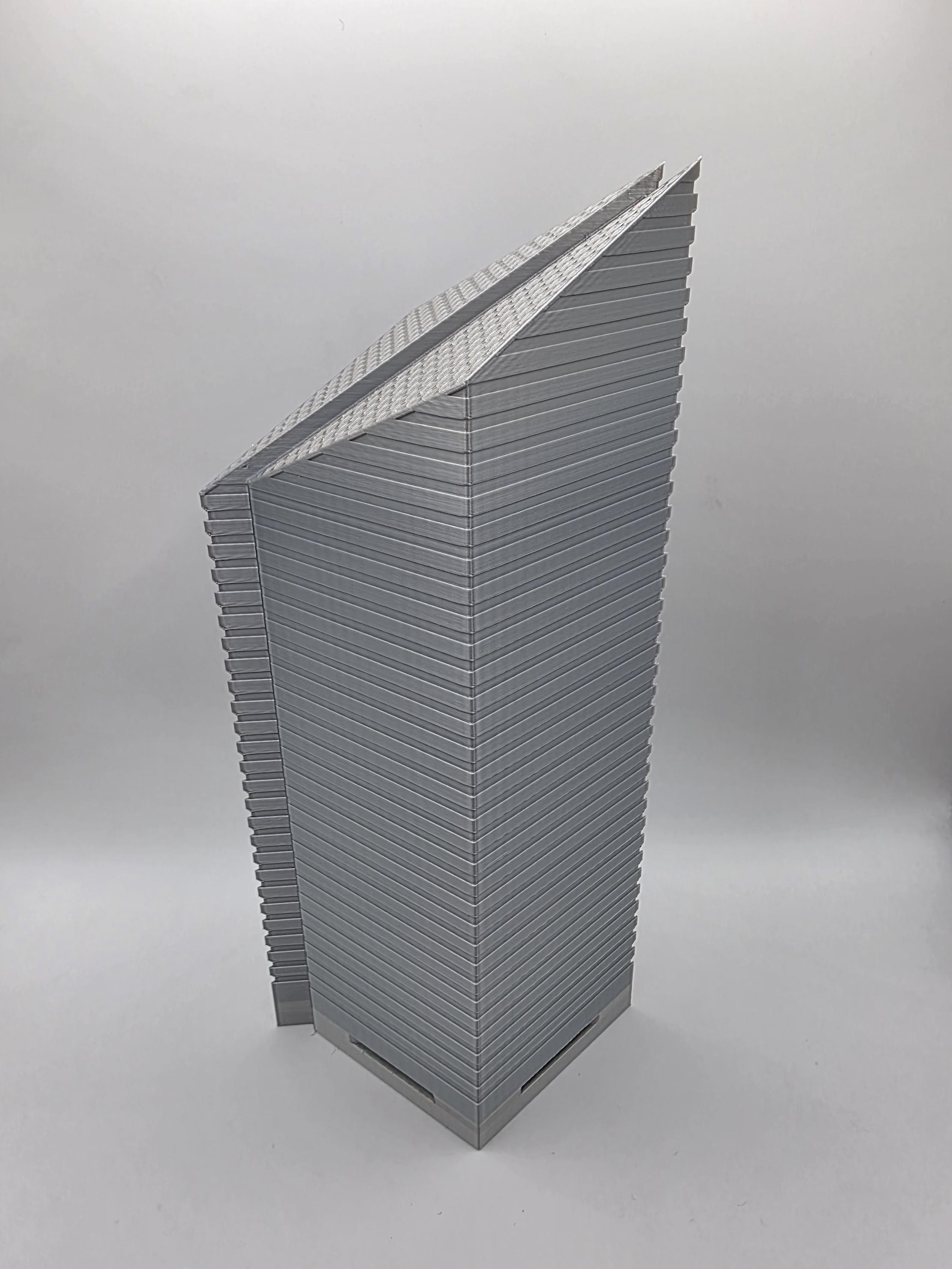 Crain Communications Building Model – Modern Chicago Skyscraper Replica for Architecture Lovers ...