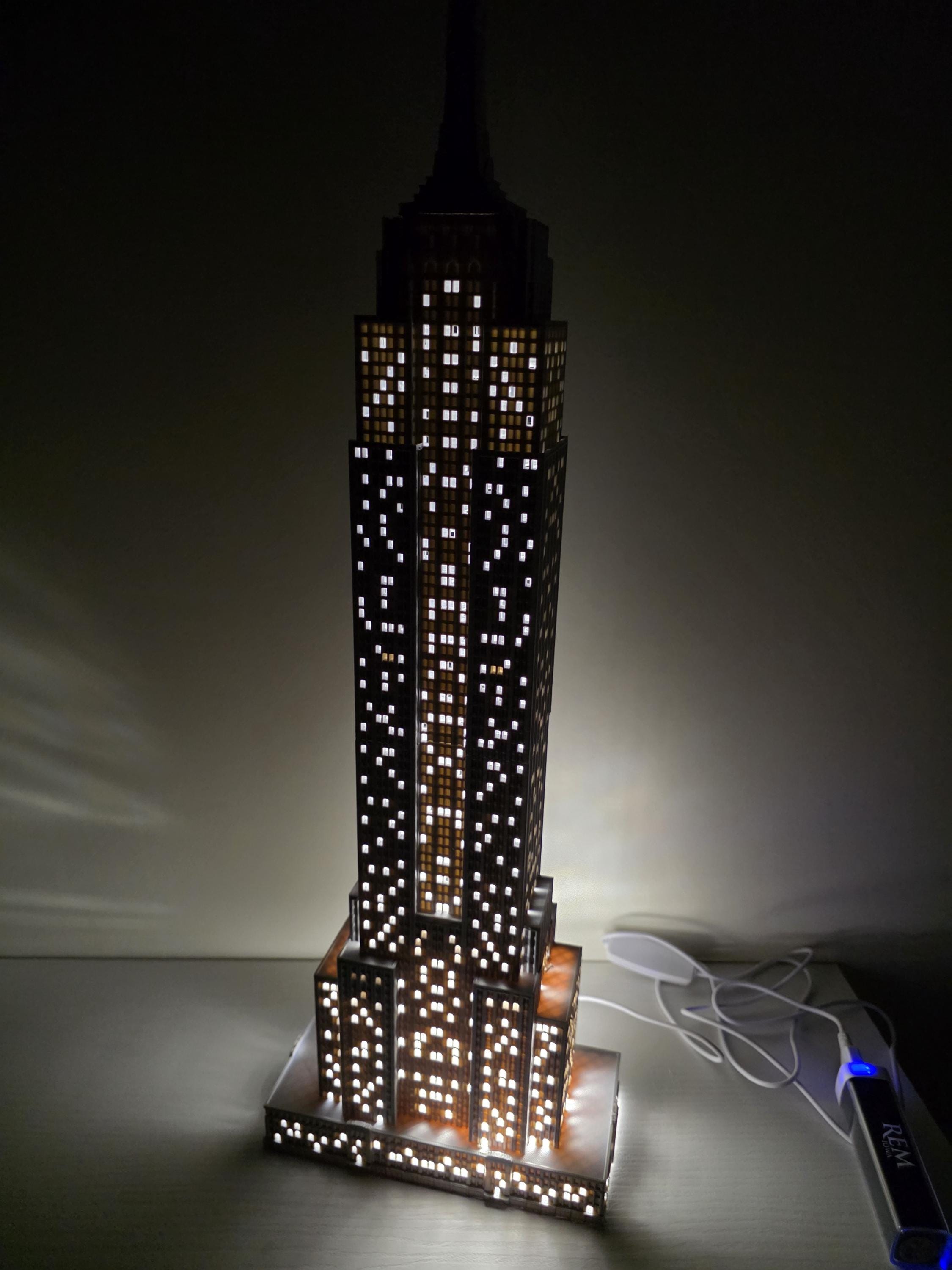 New York Landmark, Empire Building Illuminated, New York Diorama Scale ...