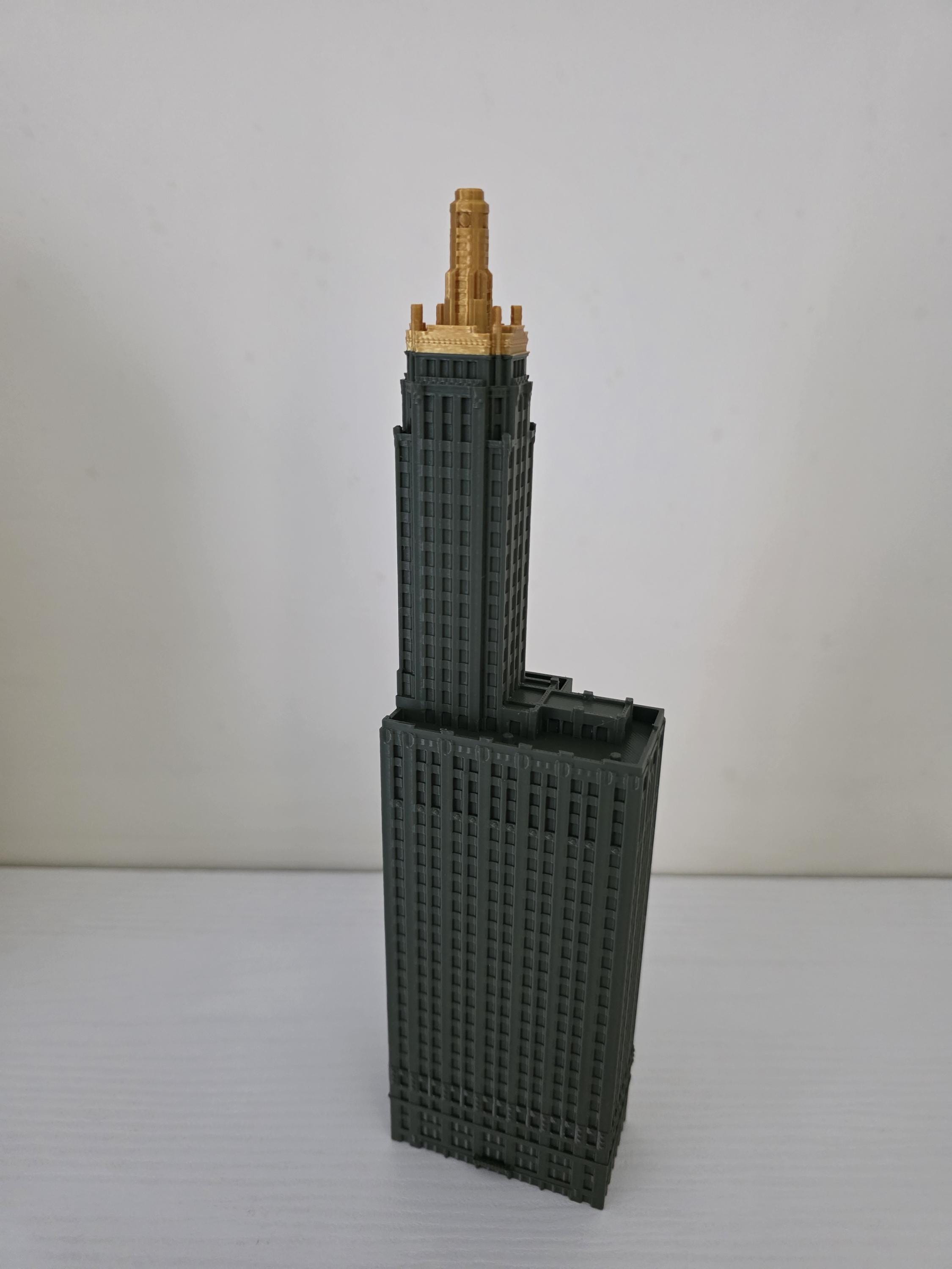 Carbide and Carbon Building Chicago Model, Art Deco Skyscraper Replica ...