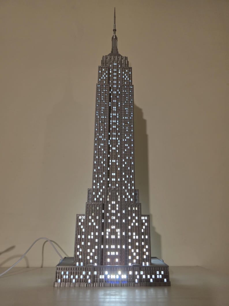 New York Landmark, Empire Building Illuminated, New York Diorama Scale ...