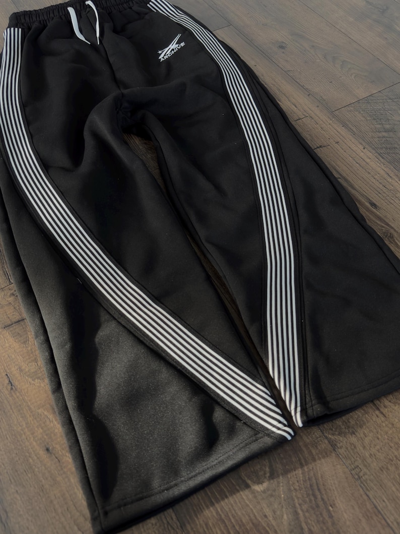 Striped Baggy Sweats, Y2k Sweat Pants , White Stripes and Amazing ...