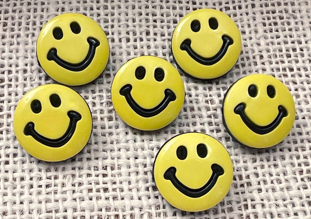 6 Smiley Face Push Pins - Fun Desk and Bulletin Board Accessories ...