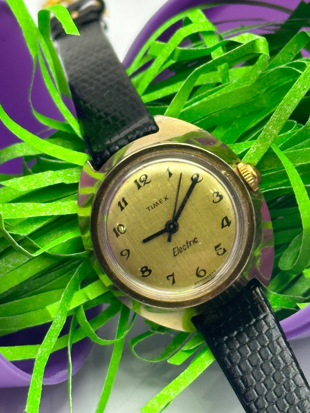 1972 27mm Ladies Timex Electric Watch New Battery and Leather Strap Ex ...