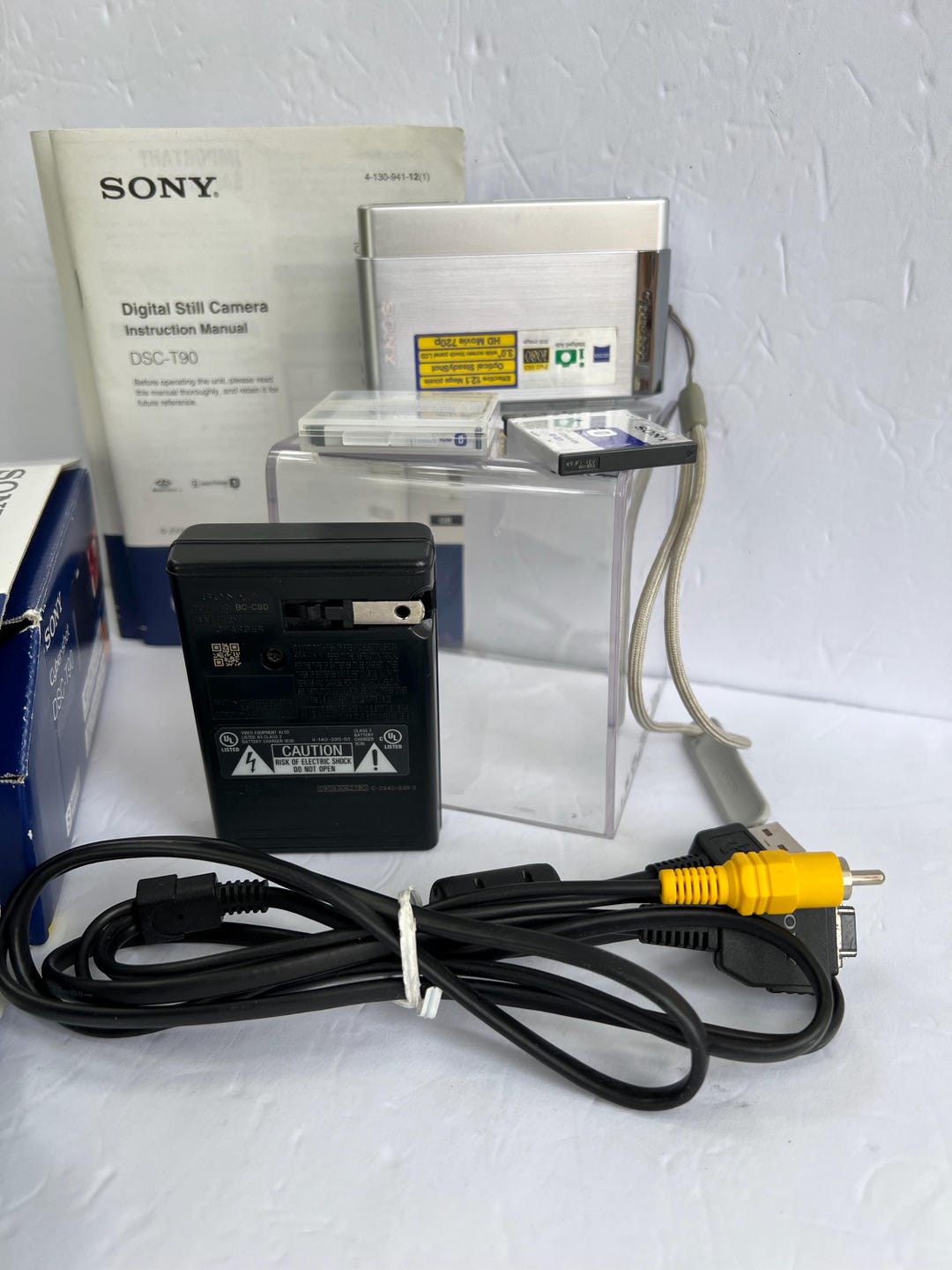 Sony Cyber Shot DSC-T90 12.1MP 4x Compact Digital Camera Silver Bundle ...