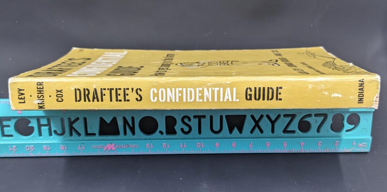 Draftee's Confidential Guide: How to Get Along in the Army Paperback ...